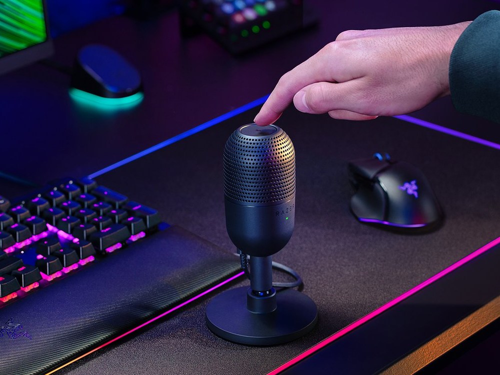 Razer Seiren V3 Mini Ultra-Compact USB Microphone with Tap-to-Mute ...